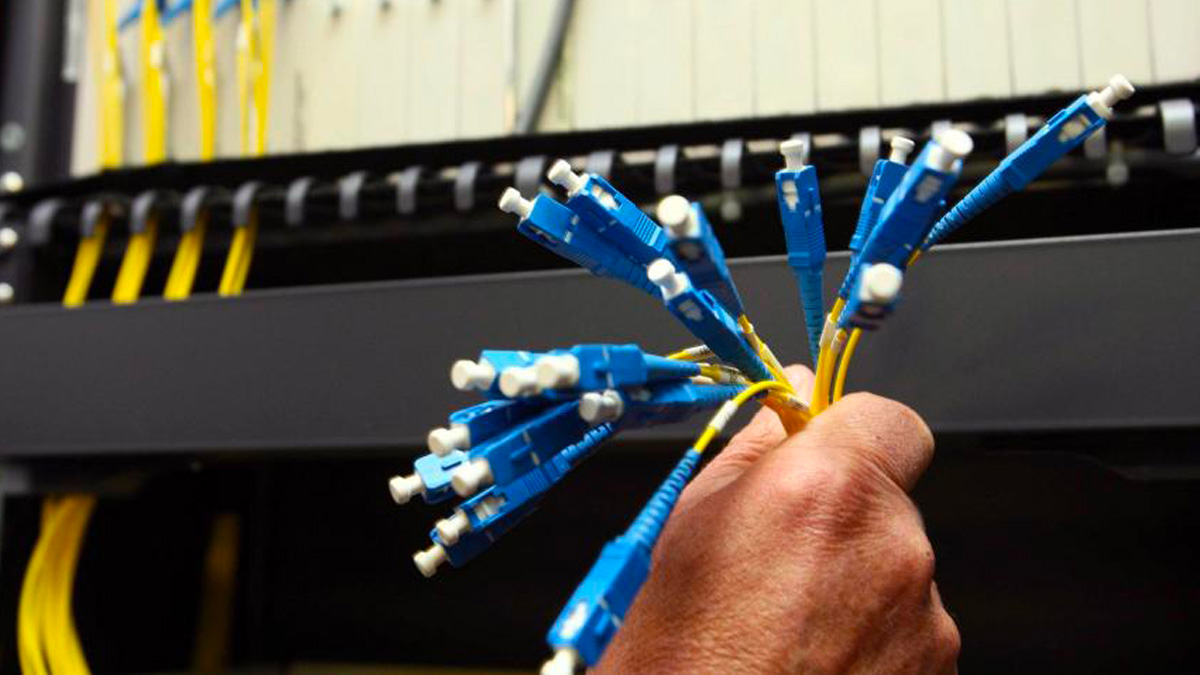 Rétablissement des services après une coupure de fibre optique à TOMO